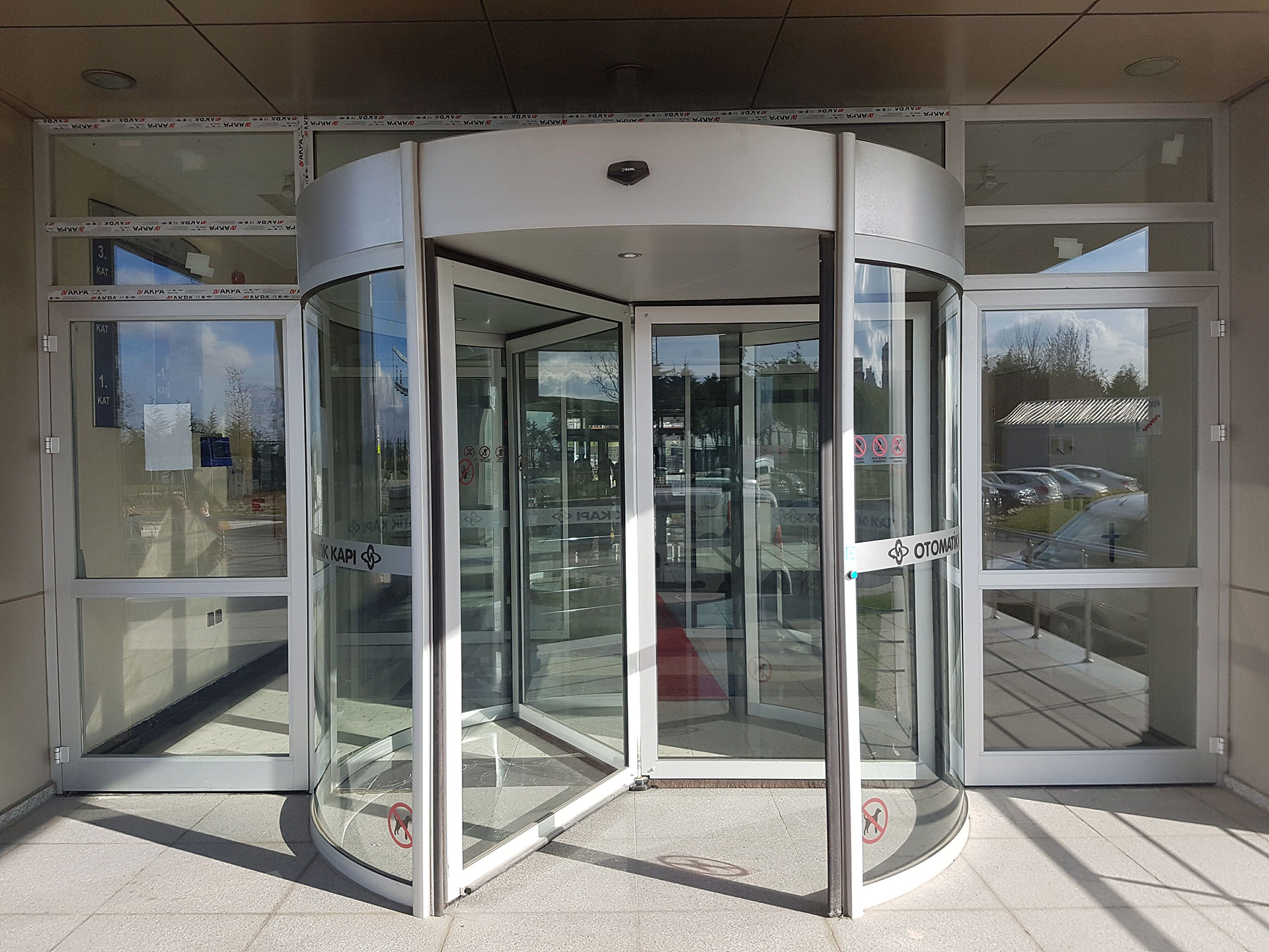 Döner Kapılar – Emek Group Mühendislik